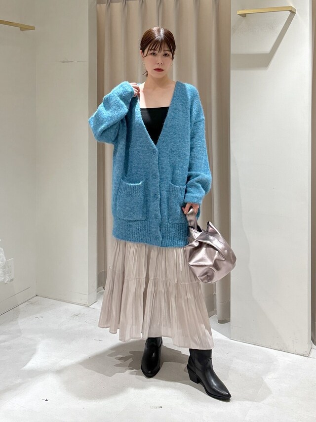 写真 (35枚目) - 【2024年】大人のロングカーディガンコーデ32選｜カラー別の着こなしを紹介 - LOCARI（ロカリ）