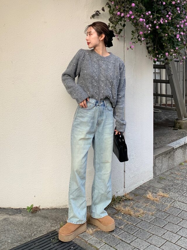 写真 (3枚目) - 2024年も大流行「UGG®︎（アグ）」厚底ブーツコーデ14選 - LOCARI（ロカリ）