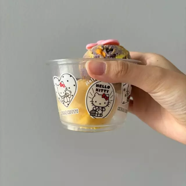 写真 (6枚目) - ハローキティのチャームがかわいすぎ…！サーティワンコラボ「HELLO ICE - LOCARI（ロカリ）