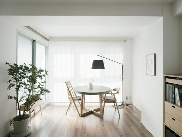 写真 (3枚目) - 賃貸・1LDKで自分らしく暮らす。工夫が詰まったミニマリストのお部屋拝見 - LOCARI（ロカリ）