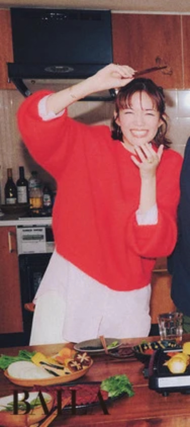 写真 (5枚目) - 休日に着たい！[シャツコーデ5選]デニムやミニスカートと合わせる30代のオフの日コーデ - LOCARI（ロカリ）