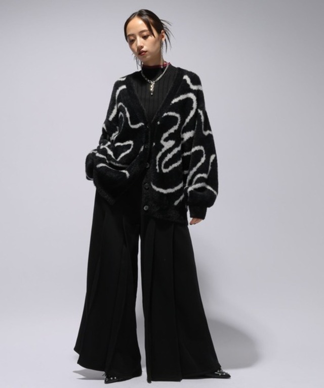 写真 (12枚目) - NEXTトレンドくるかも！「ライン柄ニット＆カーディガン」12選 - LOCARI（ロカリ）