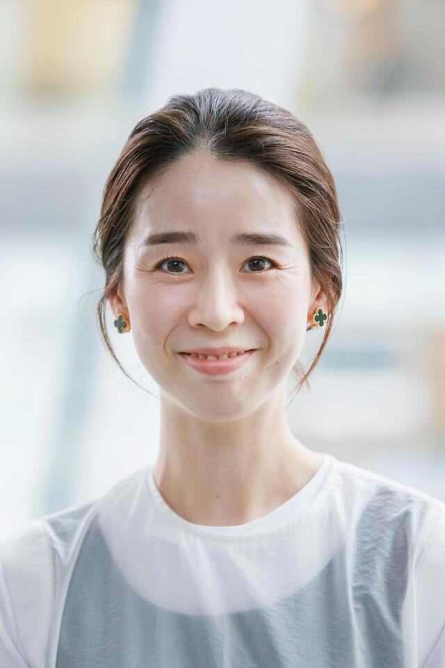 写真 (6枚目) - [ボブヘア]ひとつ結び簡単アレンジSNAP後れ毛も疲れて見えない理由は？ - LOCARI（ロカリ）