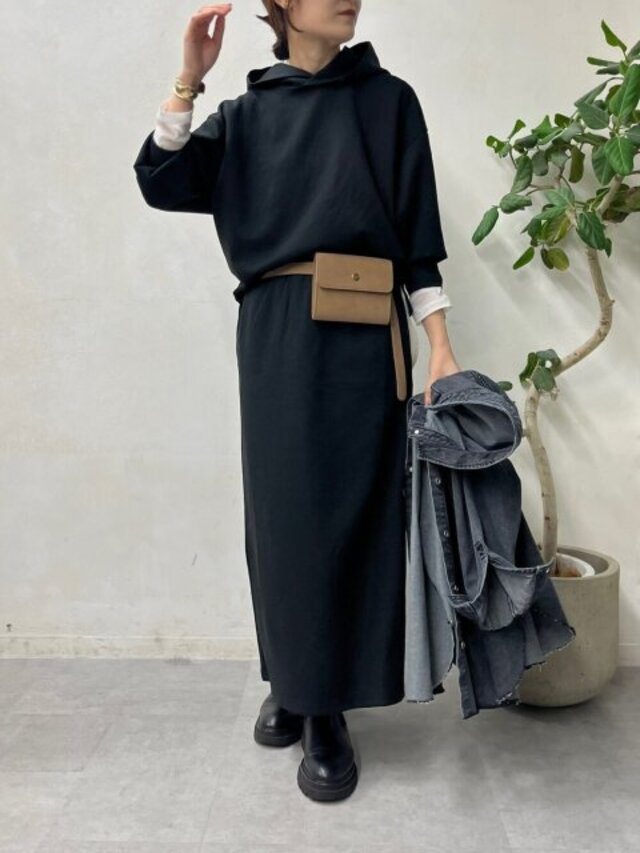 写真 (1枚目) - 冬はスウェットコーデで一気におしゃれ度UP♡大人のお手本きれいめスタイル - LOCARI（ロカリ）