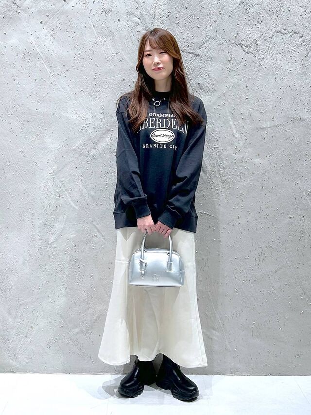 写真 (11枚目) - 【2024】大人の上品見え「マーメイドスカートコーデ」23選｜季節別＆着こなしのコツ - LOCARI（ロカリ）