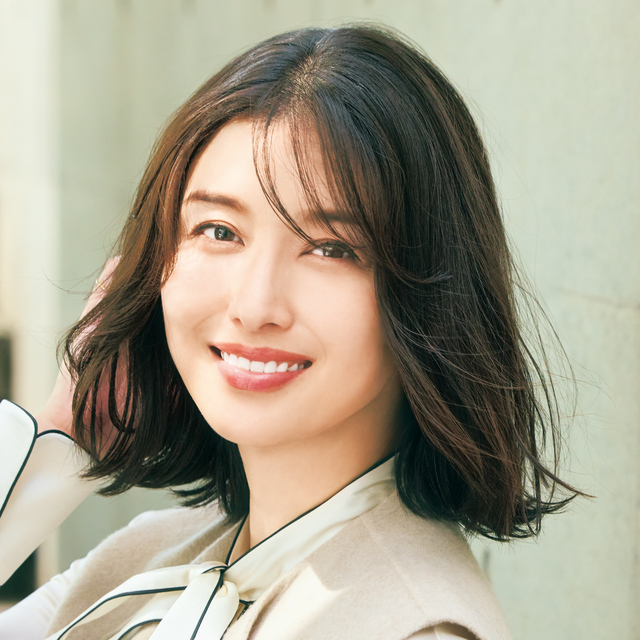 写真 (2枚目) - 橋本マナミさん、大胆ヘアカットを披露！ファンも大絶賛の「最旬ボブ」3選 - LOCARI（ロカリ）