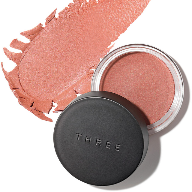 写真 (3枚目) - [好感アイシャドウ]は『ベージュ単色』時代！時短できてオシャレ顔に - LOCARI（ロカリ）