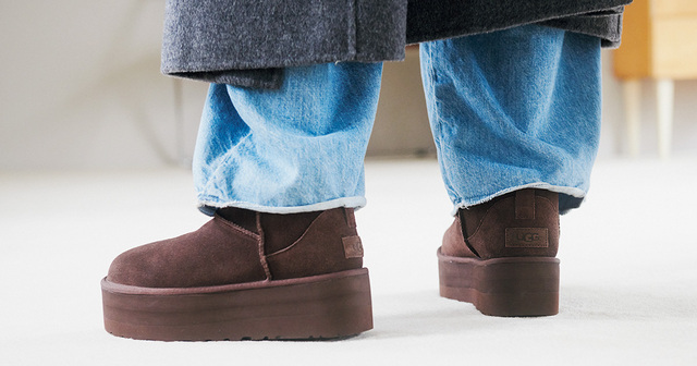 写真 (1枚目) - 新星[UGG]の「短丈厚底ブーツ」に注目！パンツが洒落るコーデ4 - LOCARI（ロカリ）