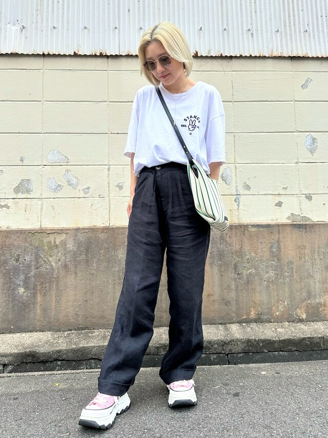 写真 (24枚目) - 【2024年】厚底コンバースコーデ16選｜大人女子はハイカット&ローカットをこう履く！ - LOCARI（ロカリ）