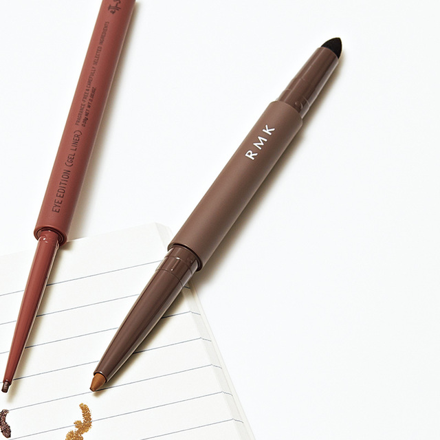 写真 (2枚目) - “脱力したい日”の簡単『アイライナー3選』スウェット•メガネも洒落見え - LOCARI（ロカリ）