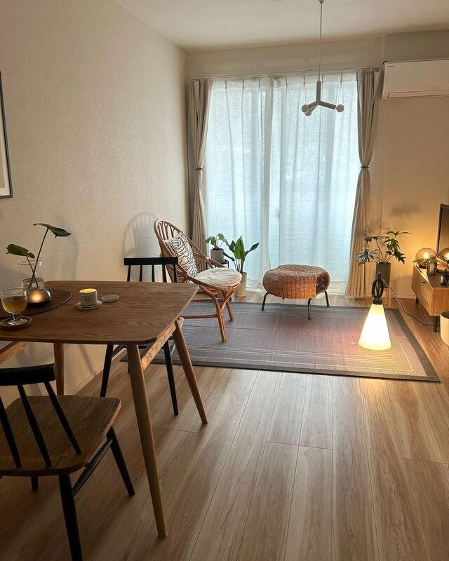 二人暮らしの1LDKインテリア。北欧デザインを取り入れ、シンプルに整えるリビング[私らしく暮らす] - LOCARI（ロカリ）