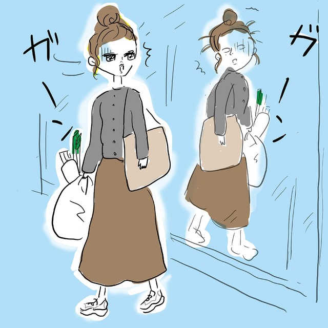 写真 (1枚目) - 40代あるある[NGコーデ]5選！定番アイテムでオバ見え、イタ見えを回避するには？ - LOCARI（ロカリ）