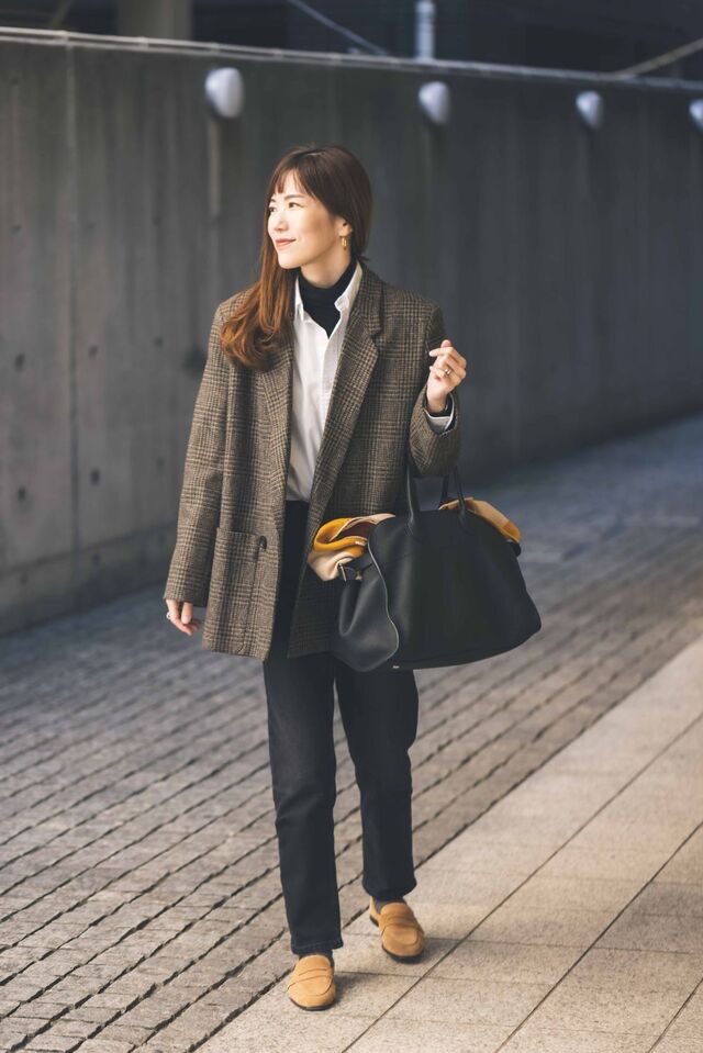 写真 (9枚目) - [ザ・ロウ]のバッグは、結局「黒」が使える！SNAP4選 - LOCARI（ロカリ）