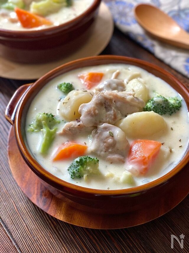 写真 (1枚目) - 心も体もほっこりあったまる♡栄養たっぷり「簡単絶品シチュー」16選 - LOCARI（ロカリ）