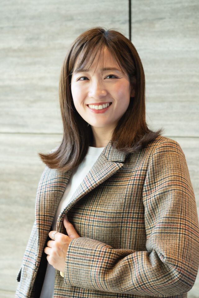 写真 (2枚目) - クセ毛も解決[外ハネヘア]4選！時短なセット方法も＜SNAP＞ - LOCARI（ロカリ）