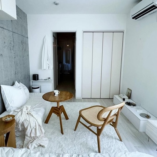 写真 (3枚目) - 大人のシンプル・ナチュラルな部屋作り。1Kの洗練インテリア実例 - LOCARI（ロカリ）