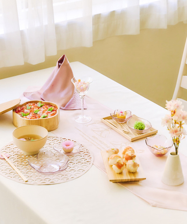 写真 (1枚目) - 【サリュ】1月27日（月）発売！木製ひな人形、タペストリーなど｜ひな祭りアイテム - LOCARI（ロカリ）