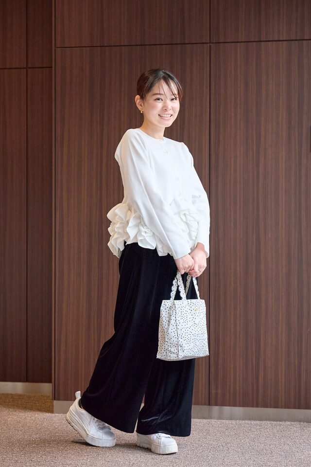 写真 (8枚目) - 着痩せが叶う！きれいめ「黒ワイドパンツ」コーデ4選＜SNAP＞ - LOCARI（ロカリ）