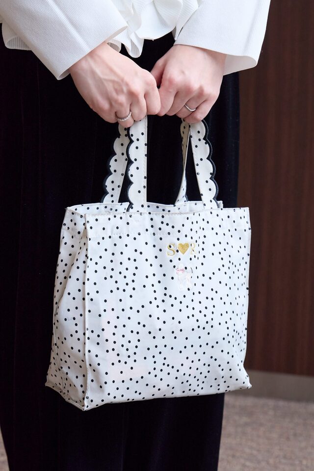 写真 (9枚目) - 着痩せが叶う！きれいめ「黒ワイドパンツ」コーデ4選＜SNAP＞ - LOCARI（ロカリ）