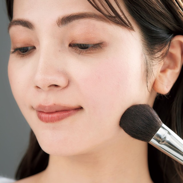 写真 (3枚目) - 40代50代が「女子会で好印象に見える」メイクを人気コスメで試してみた！ - LOCARI（ロカリ）