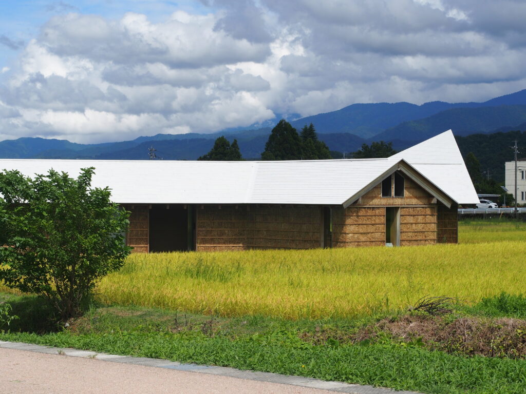 写真 (1枚目) - 限界集落を「1000人の桃源郷」に。前田薬品3代目が目指す、社員と地元が幸せな15年後 - LOCARI（ロカリ）