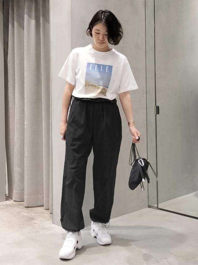 写真 (2枚目) - 【2025】30代・40代の運動会コーデ23選｜季節別に紹介＆着こなしのコツもチェック！ - LOCARI（ロカリ）