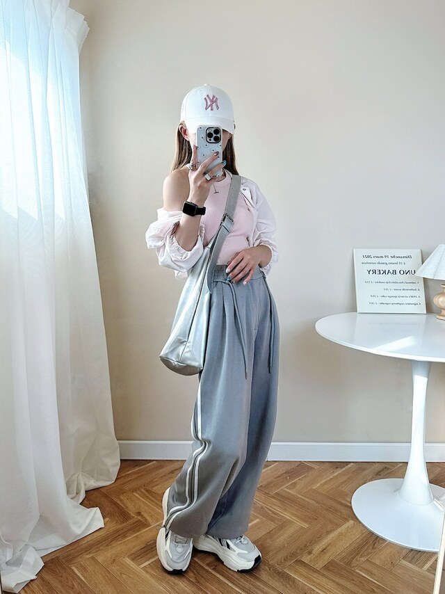 写真 (24枚目) - 【2025】30代・40代の運動会コーデ23選｜季節別に紹介＆着こなしのコツもチェック！ - LOCARI（ロカリ）