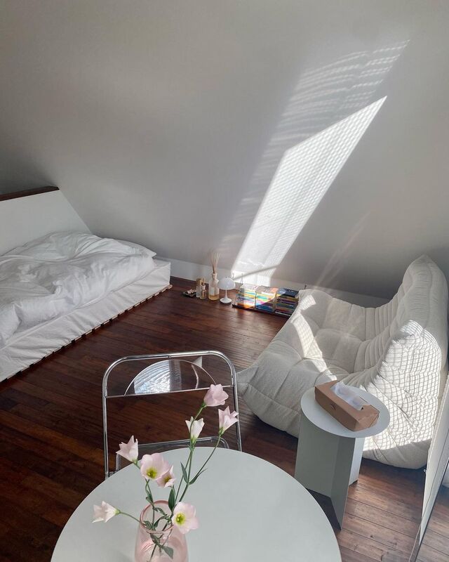 写真 (13枚目) - 1K、1Rはシンプルにまとめるのがコツ。洗練されたインテリア3選 - LOCARI（ロカリ）