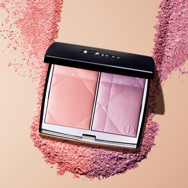 写真 (8枚目) - 「2024年下半期ベストコスメ」メイク大賞9選[美容のプロ67人が認めた1位は？] - LOCARI（ロカリ）