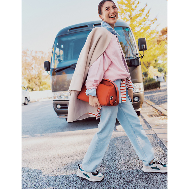 写真 (6枚目) - VERYスタイリストが提案する[甘い服]が“トレンド見えする”3つの方法！ - LOCARI（ロカリ）