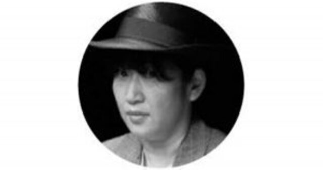 写真 (7枚目) - VERYスタイリストが提案する[甘い服]が“トレンド見えする”3つの方法！ - LOCARI（ロカリ）