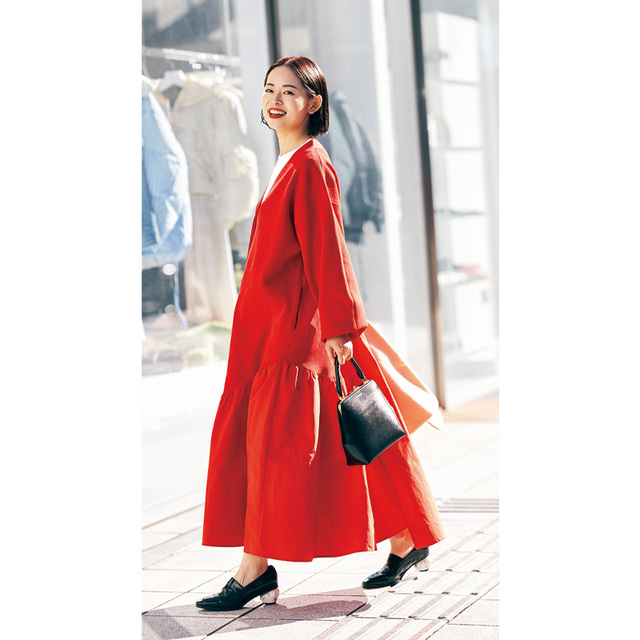 写真 (4枚目) - ママたちに『モードワンピ』ブーム到来！オシャレな着こなしSNAP6選 - LOCARI（ロカリ）