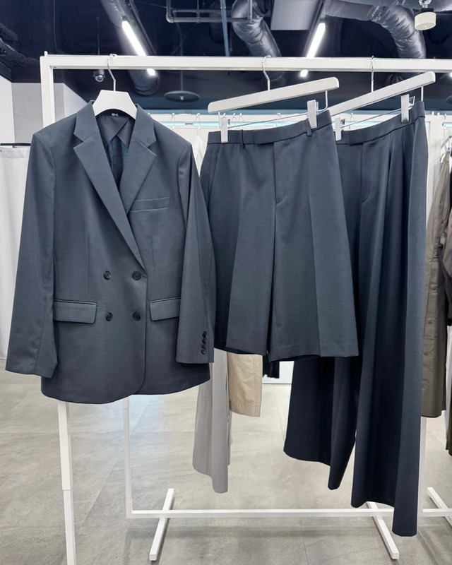 写真 (3枚目) - [2/28発売ユニクロシー]感動ジャケット・感動パンツシリーズを全型レポ - LOCARI（ロカリ）