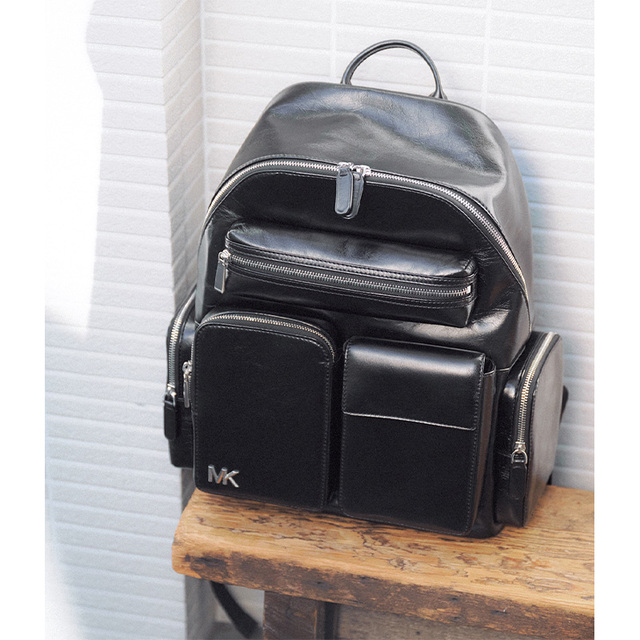 写真 (5枚目) - [ロンシャン、コーチetc.]10万円以下の「キレイめ黒リュック」4選！ - LOCARI（ロカリ）