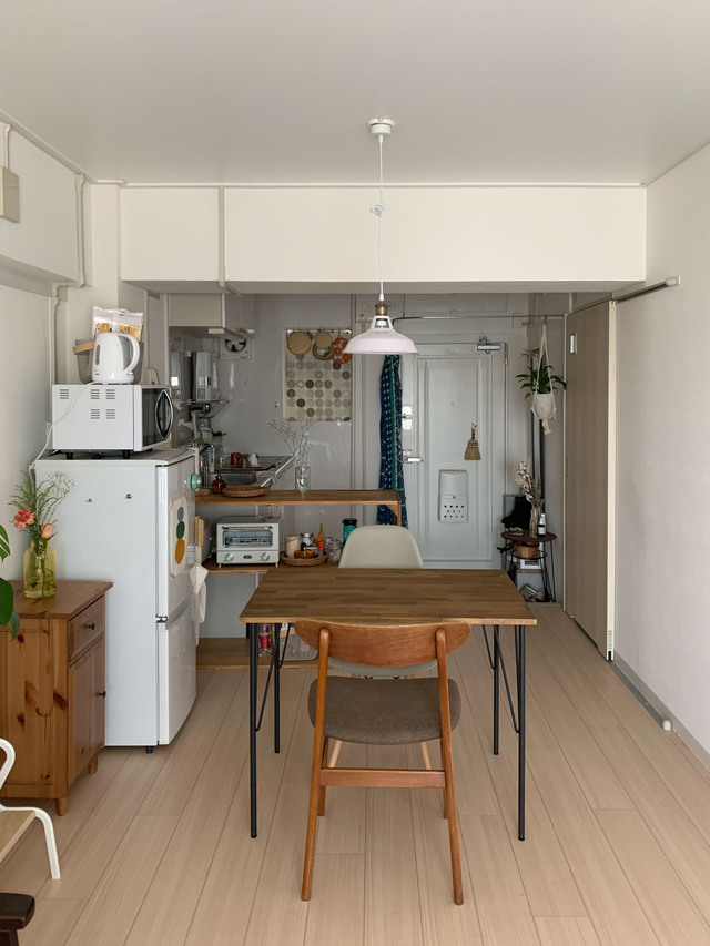 写真 (3枚目) - 築50年の団地のレトロな雰囲気を楽しむ。一人暮らしの1LDKインテリア [ - LOCARI（ロカリ）