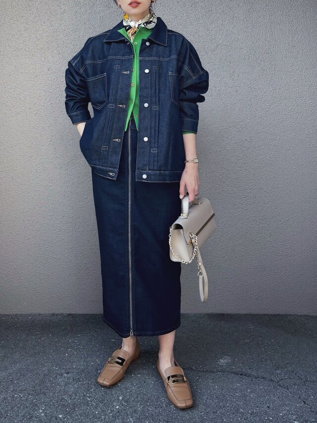 写真 (2枚目) - 最高気温20度！春の服装どうする？着こなしのポイント＆コーデ実例を解説 - LOCARI（ロカリ）