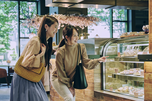 写真 (5枚目) - 【OMO7旭川】旭川家具のオリジナルティースタンドで楽しむ - LOCARI（ロカリ）