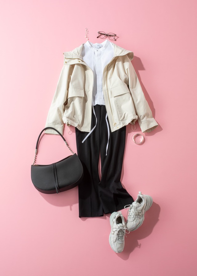 写真 (2枚目) - 梅雨時期まで使える[GU]の「マウンテンパーカー」ならコスパ ＜着回しコーデ＞3選 - LOCARI（ロカリ）