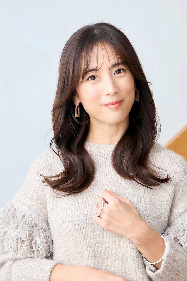 写真 (1枚目) - [40代の－5歳見えヘア]トップのぺたんこ悩みには「部分パーマ」で自然にボリュームを演出！ - LOCARI（ロカリ）