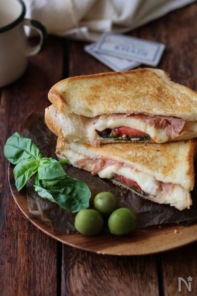 写真 (9枚目) - お米の高騰にレスキュー！朝以外もおいしい「お食事系パン」レシピ16選 - LOCARI（ロカリ）