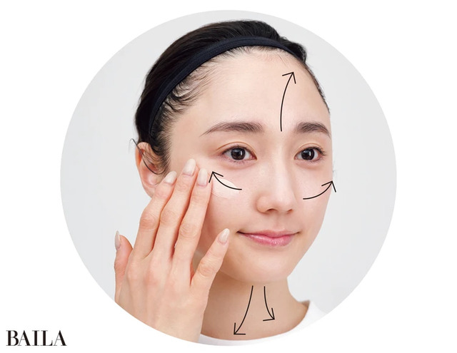 写真 (3枚目) - [30代 春のベースメイク]素肌のように軽やかに仕上げる「オフの日メイク」のコツ - LOCARI（ロカリ）