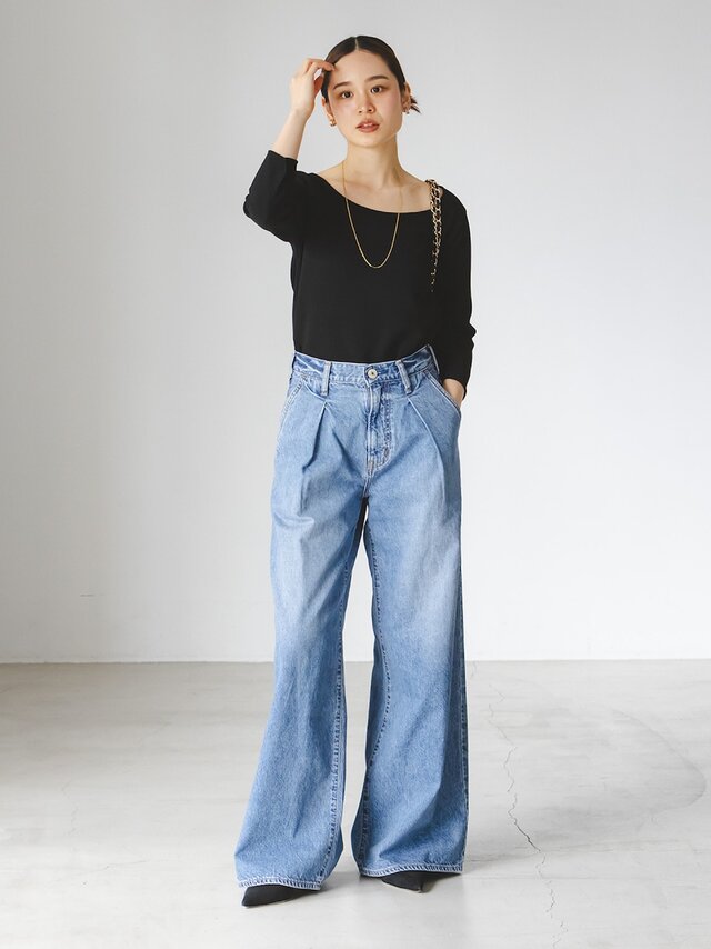 写真 (4枚目) - 春は“淡色デニム”がちょうどいい！大人の着回しコーデ13選 - LOCARI（ロカリ）