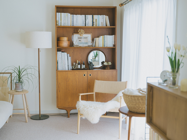 写真 (4枚目) - 二人暮らし×2LDK。お手本にしたい「シンプルインテリア」 [私らしく暮らす] - LOCARI（ロカリ）