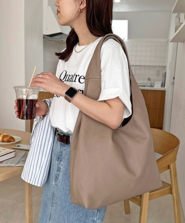 写真 (4枚目) - 【5,000円以下】それ、どこの？って聞かれる「優秀プチプラバッグ」13選 - LOCARI（ロカリ）