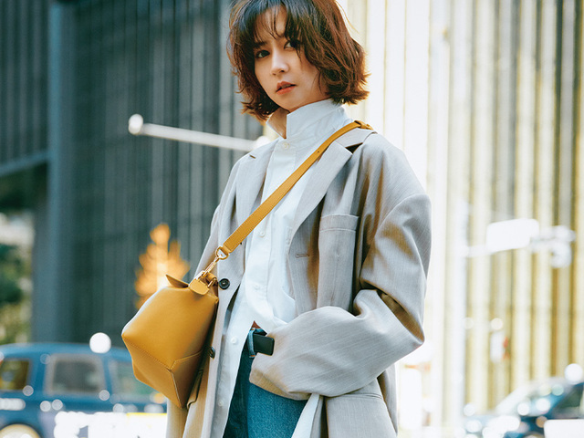 写真 (2枚目) - [ロエベ・ミュウミュウetc.]今履きたい『ちょこっとヒール靴』3選！ - LOCARI（ロカリ）