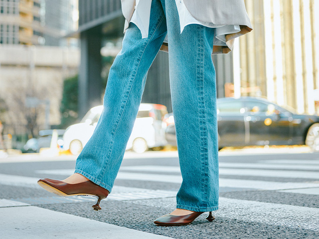 写真 (3枚目) - [ロエベ・ミュウミュウetc.]今履きたい『ちょこっとヒール靴』3選！ - LOCARI（ロカリ）