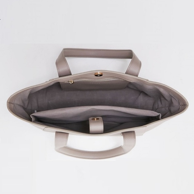 写真 (10枚目) - ＜2万円未満で高品質＞軽くて大容量♡大人ための万能キレイめトート特集 - LOCARI（ロカリ）