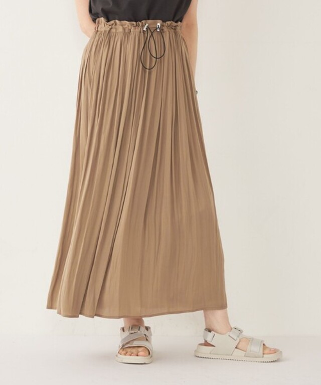 写真 (10枚目) - 1人1枚が新定番！この春欲しい“サテンスカート”最旬アイテム11選 - LOCARI（ロカリ）