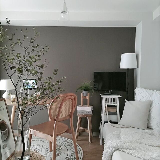 写真 (4枚目) - 限られたスペースを存分に生かす。1K・6〜8畳のインテリア3選 - LOCARI（ロカリ）