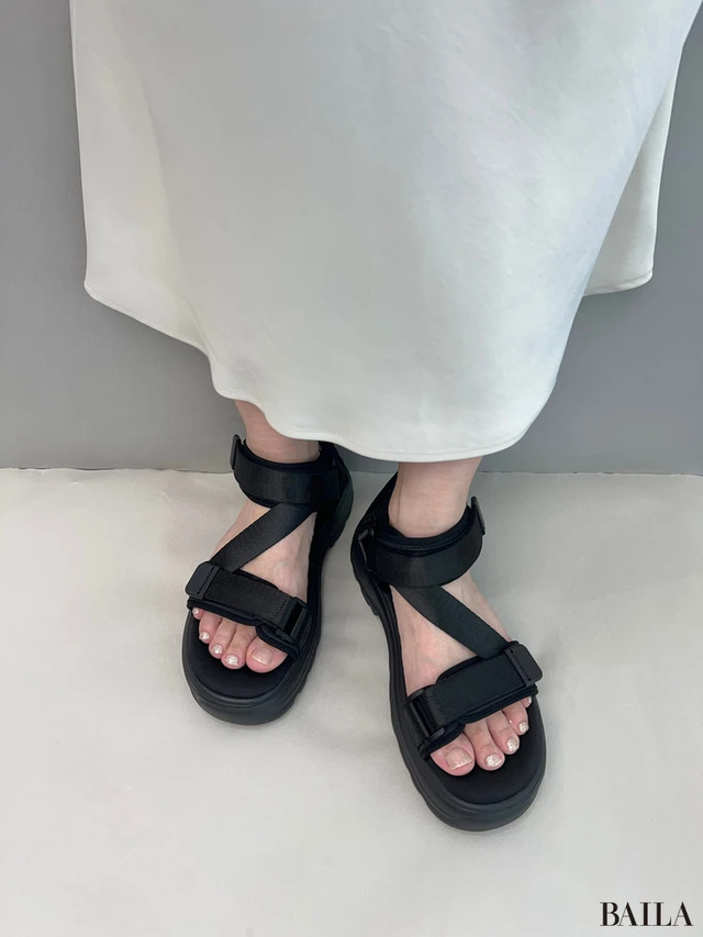 写真 (2枚目) - 2025新作[GU（ジーユー）サンダル]疲れにくい、おしゃれ！人気の7足を試着してみた - LOCARI（ロカリ）